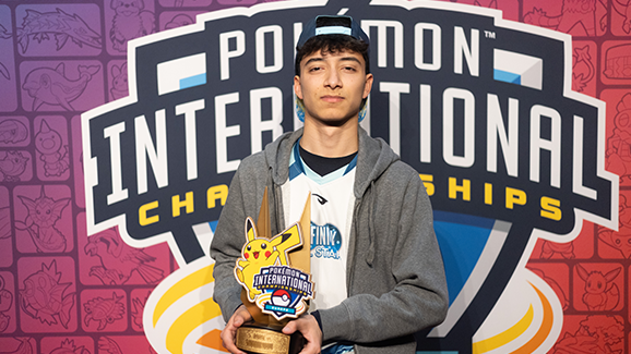 Leo Marín “P4T0M4N” Torres | www.pokemon.fr